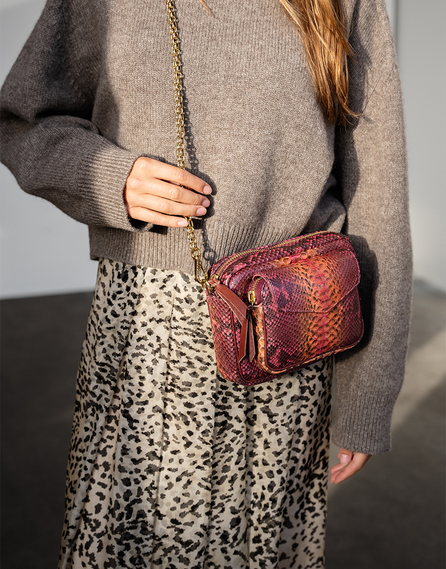 Claris Virot Charly python tas bordeaux rose | De nieuwste style secrets