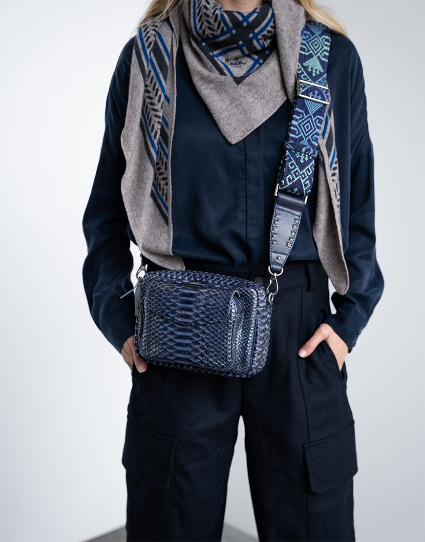 Claris Virot Charly python tas bleu glacier metallise | De nieuwste ...