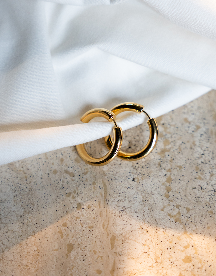 Adorn Moon hoops oorbellen 18k gold plated | Style secrets